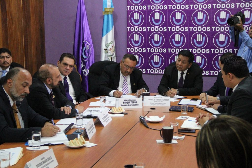 DIPUTADOS DE TODOS PIDEN AL MAGA TRABAJAR POR EL BIEN DE LOS ...
