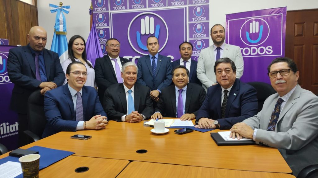 TODOS propone reducir el ISR - Partido Político TODOS